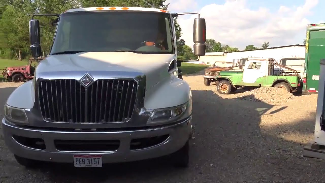 BTV's Rick Riley's world! #23 International Rollback Truck - YouTube