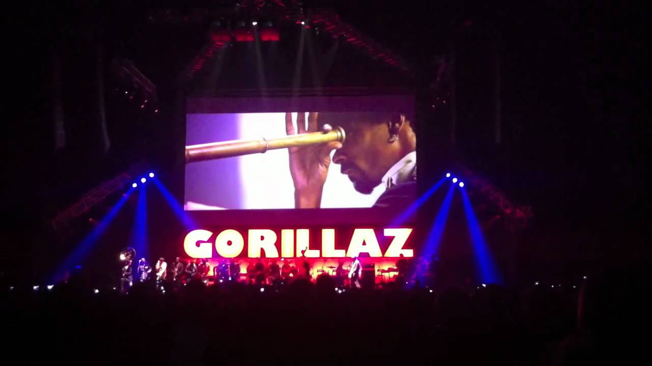 Gorillaz - "Welcome To The World Of The Plastic Beach Tour 2010" - YouTube