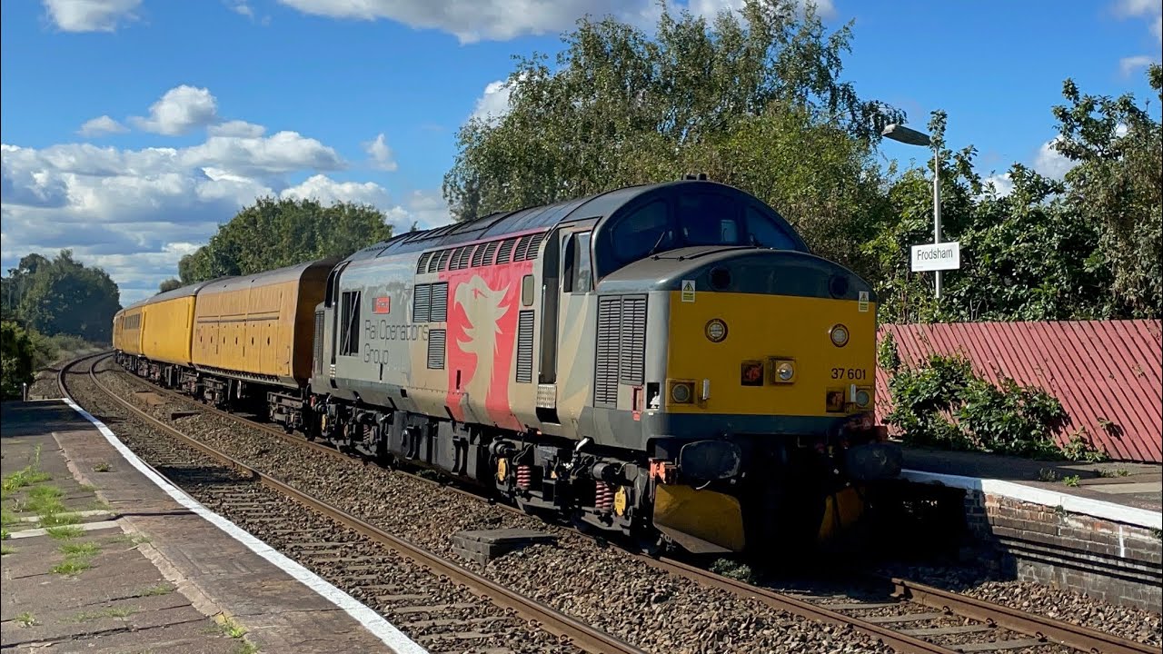 Rail Operations Group 37601 working a Networkrail test train + some ...