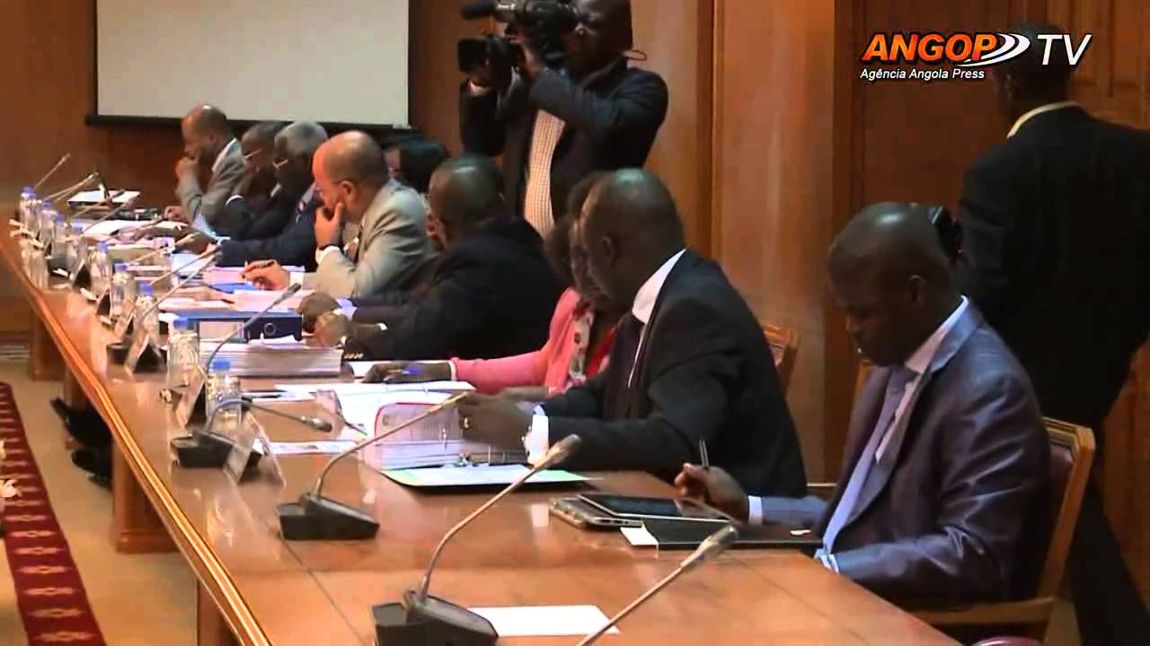 Programa Angola Investe em análise - YouTube