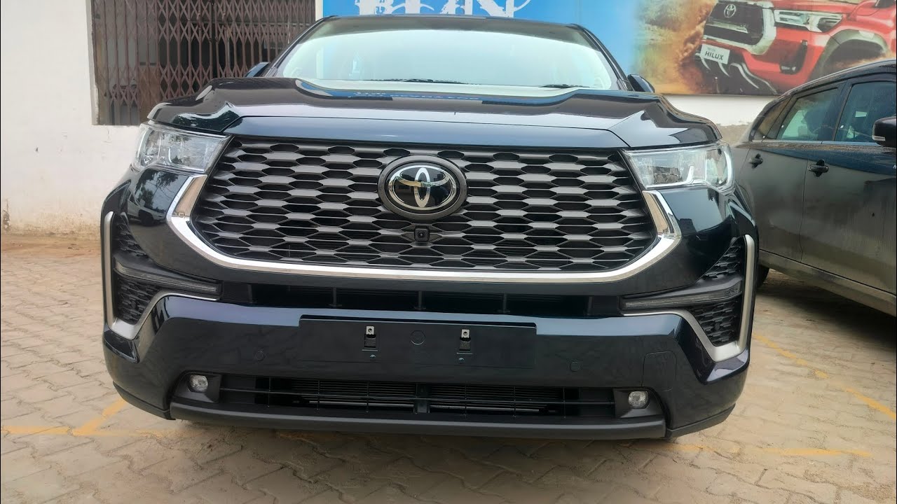 Toyota Innova Hycross zxo Blackish Ageha Short description If anyone ...