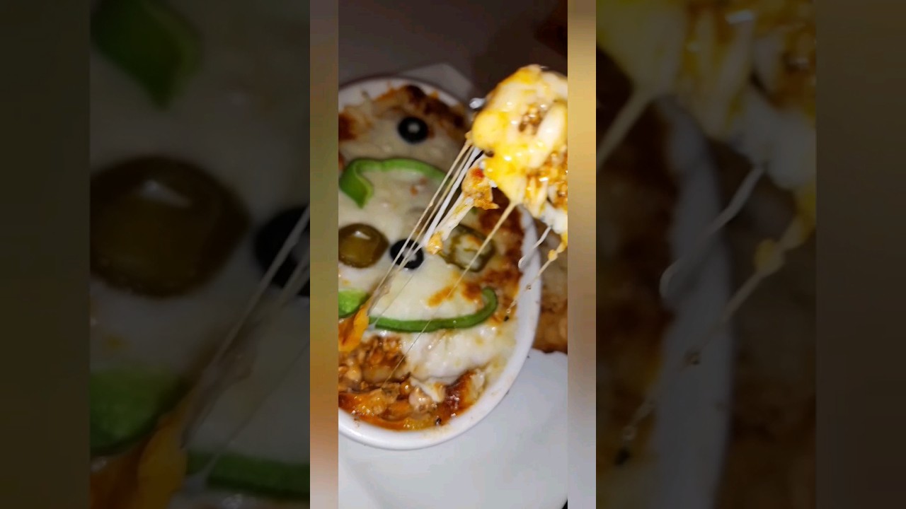 #lasagna #cheesy #foodie #pakistan - YouTube