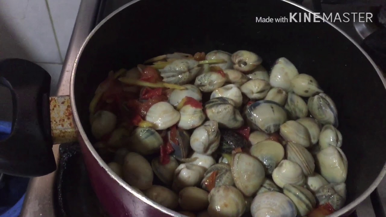 Cooking Clam Soup(Halaan Soup) FRESH from the Sea!😉 - YouTube