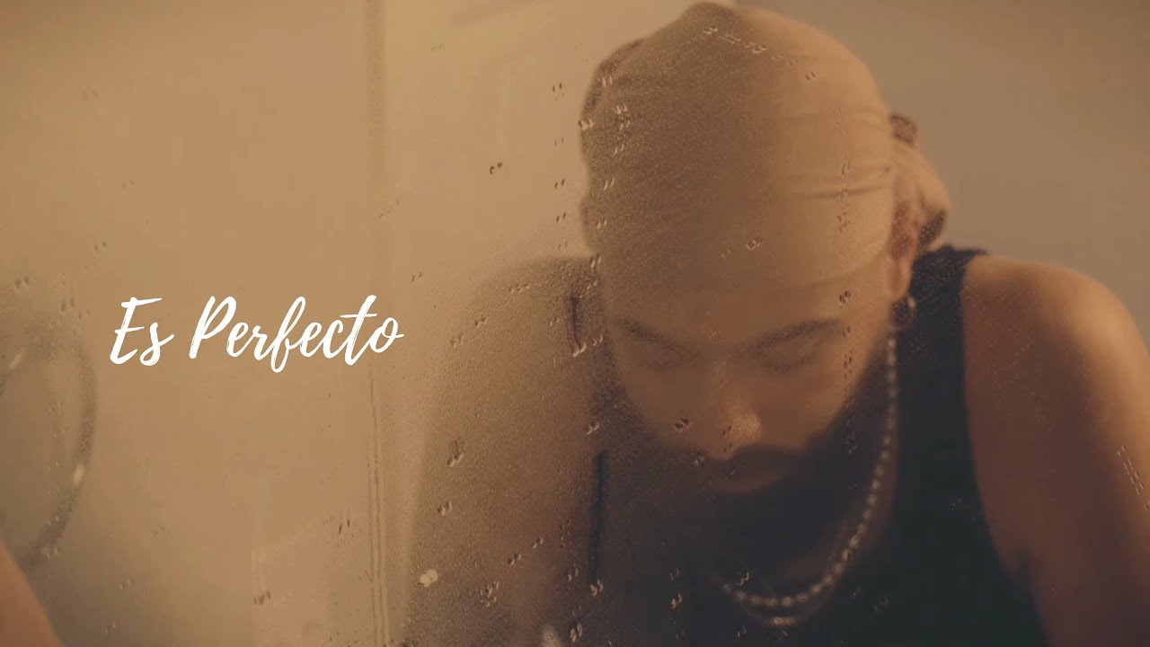 Jay Kalyl - Es Perfecto (Video Oficial) - YouTube