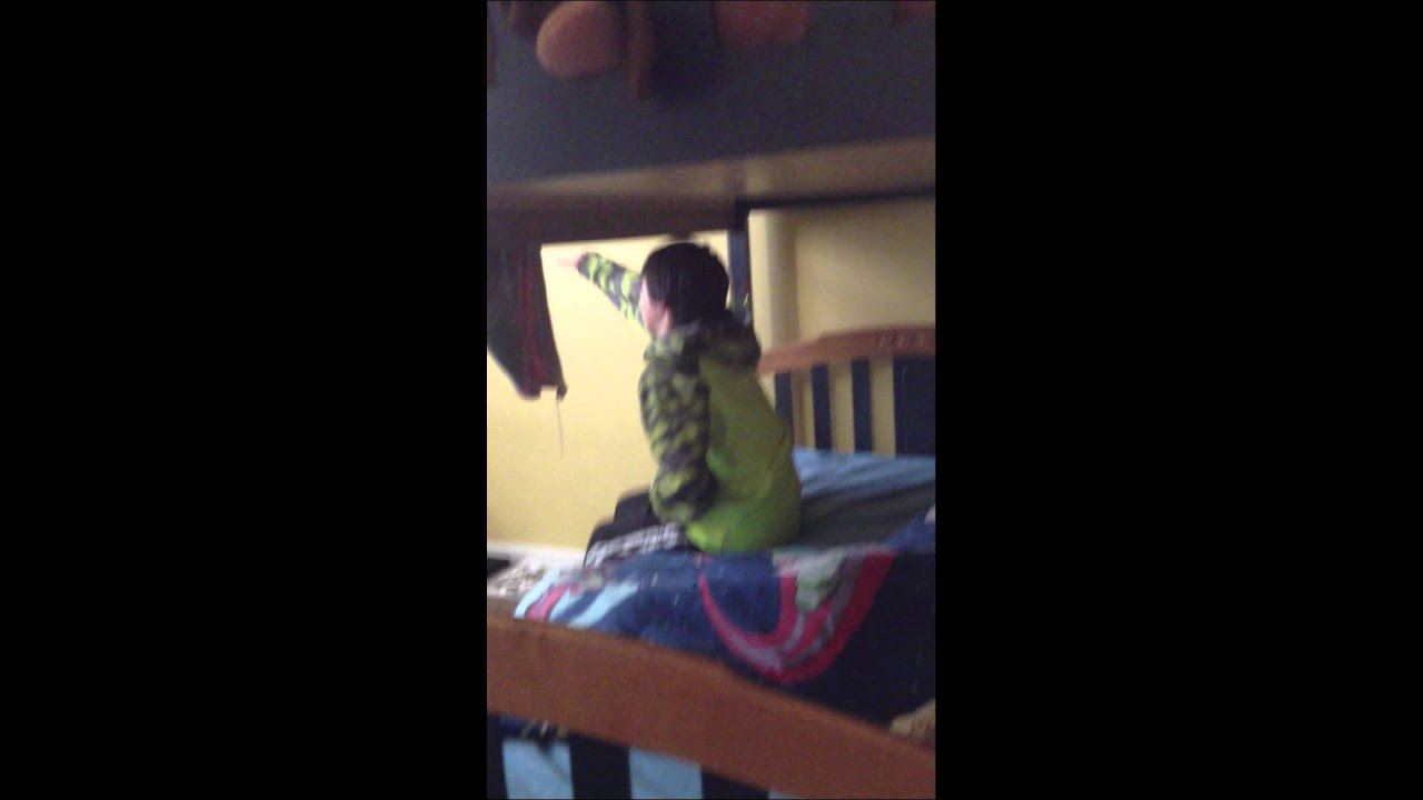 KID DESTROYS XBOX!! - YouTube