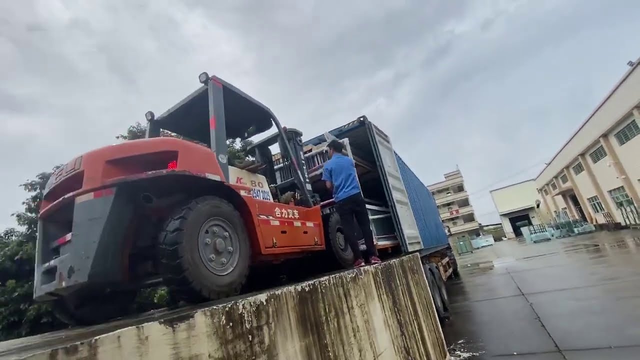 How can windows&doors be safely during loading container? - YouTube