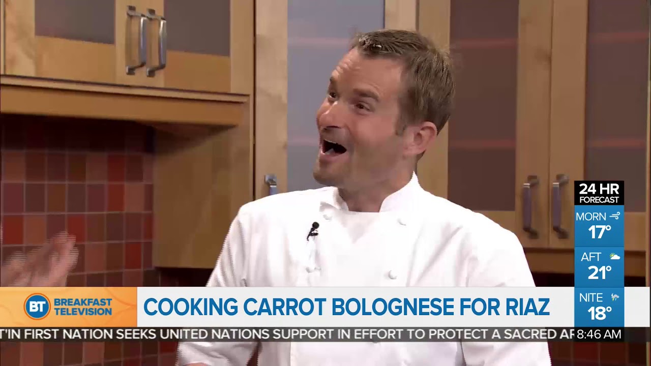 Cooking carrot Bolognese for Riaz - YouTube