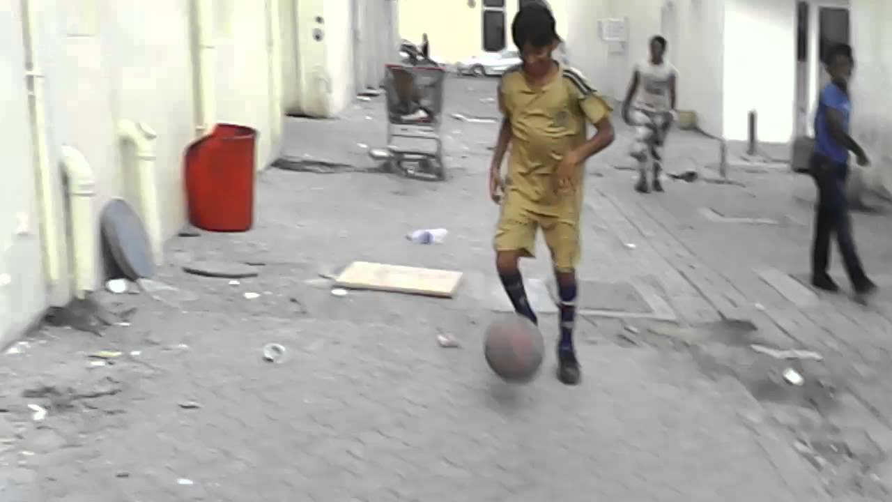 Messi step over - YouTube