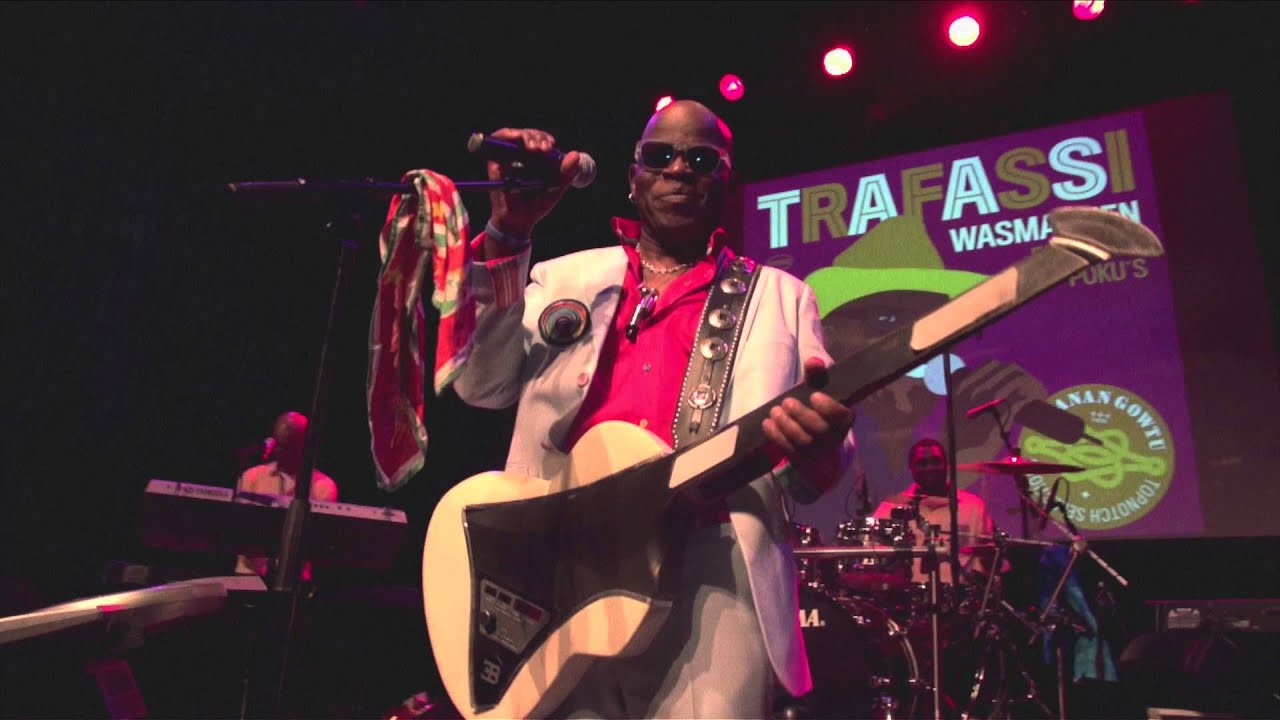 Edgar Burgos: Trafassi betekent 'anders' - YouTube