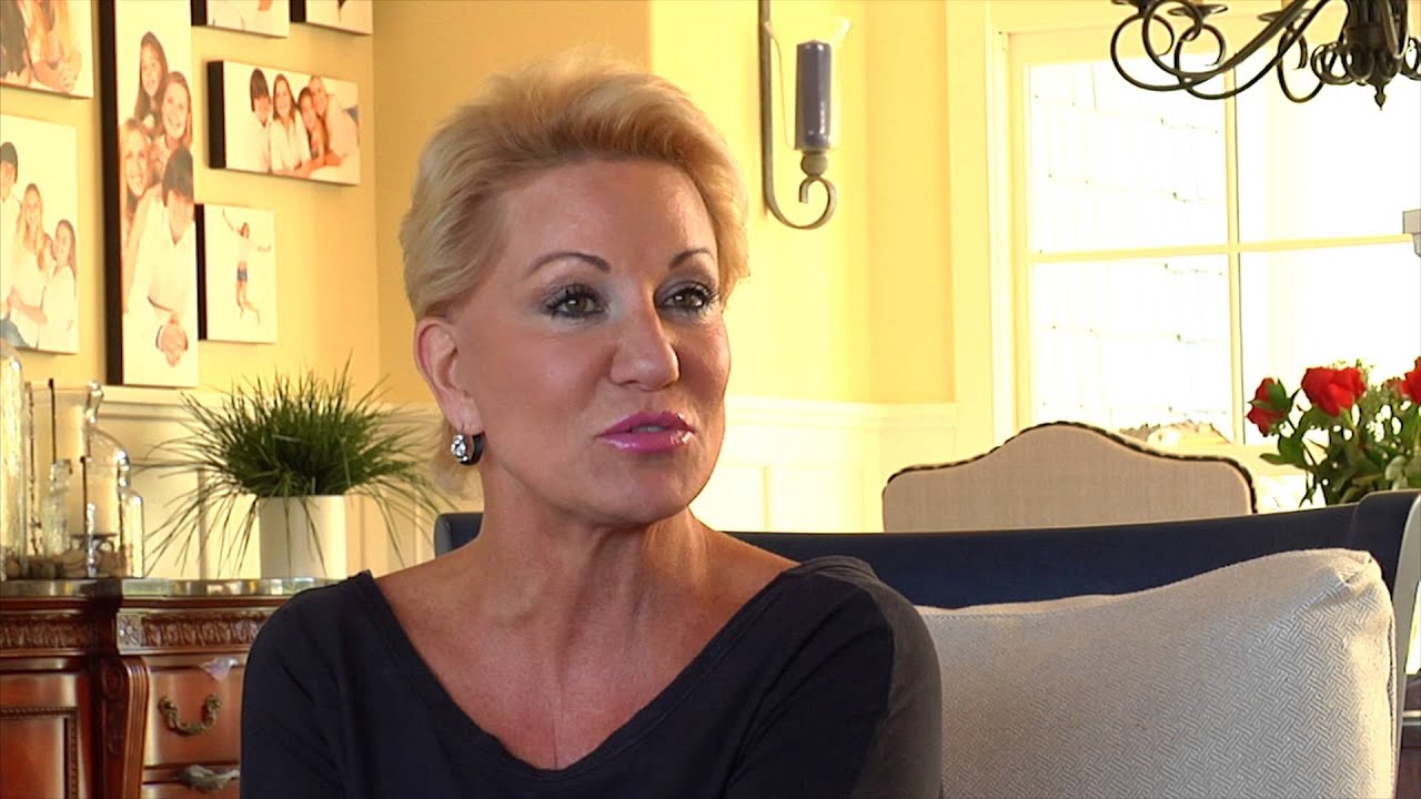 Elizabeth Weber Shares With Us Her MyList - YouTube