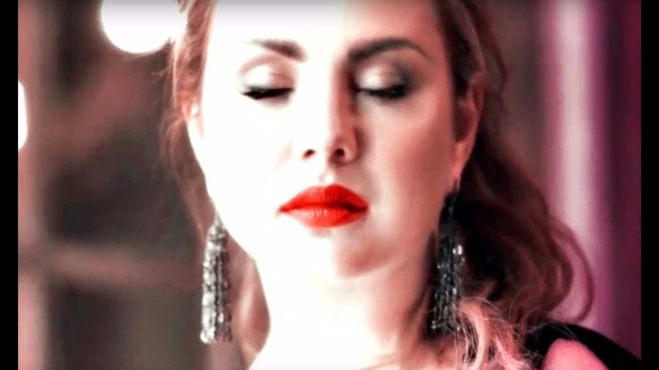 Певица МакSим|Singer MakSim edit touching vine - YouTube