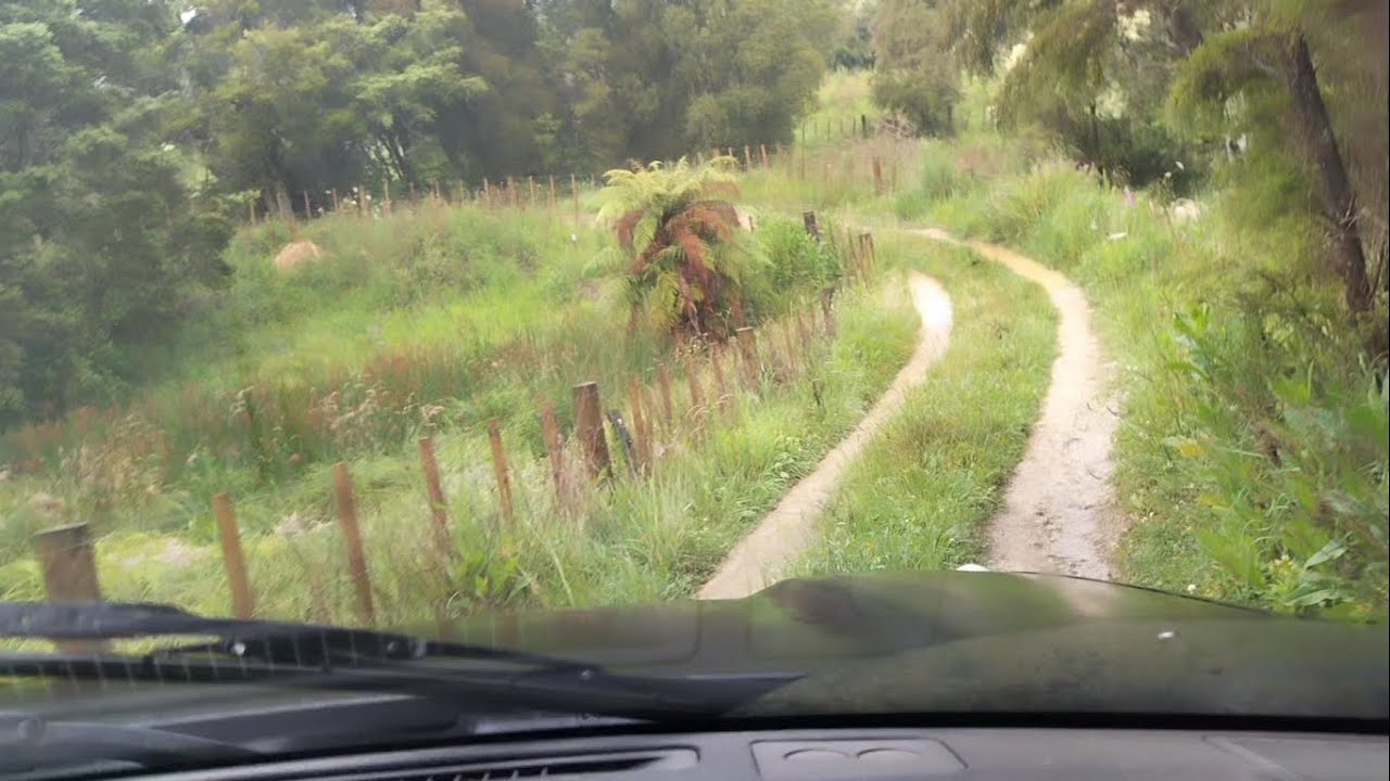 Bad Driveway 4x4 plus Diff Lock - YouTube