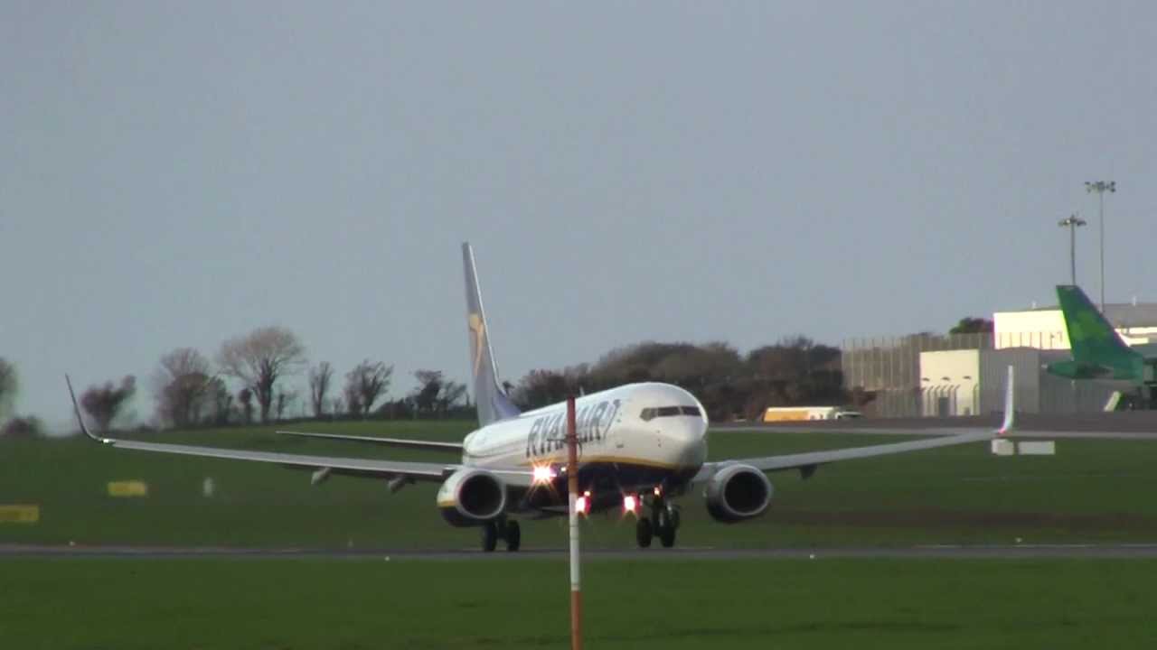 Ryanair 737-800 take off At Cork - YouTube