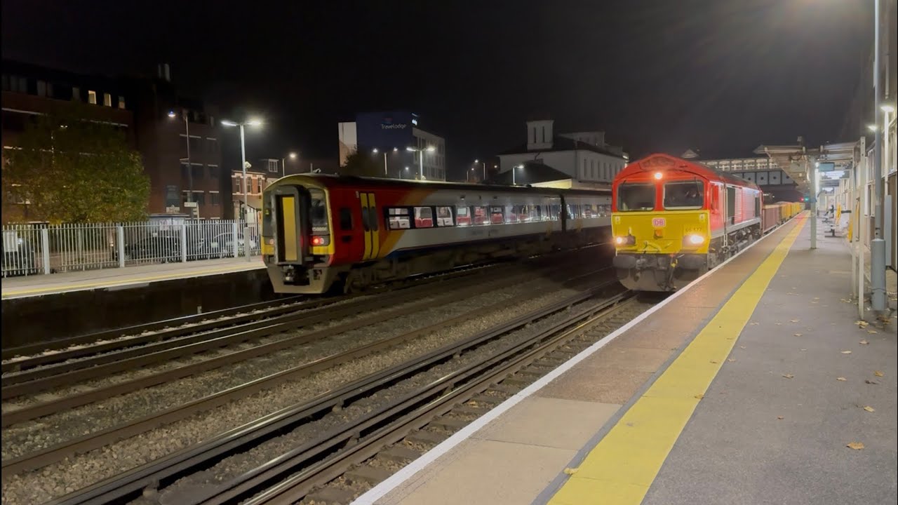 DB Class 66 No. 66177 heading Dorset engineers train 6N05 2249 ...