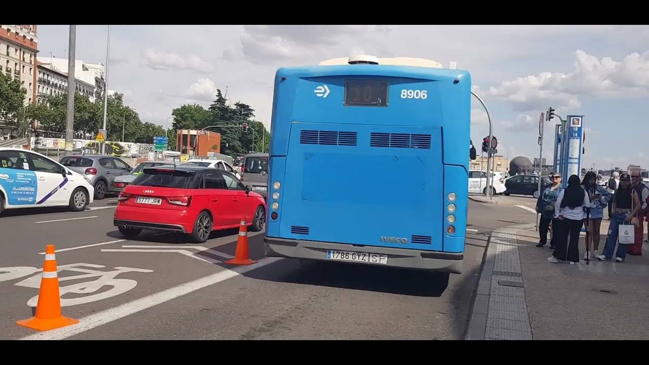 Here is the EMT bus 8906 on the number 10 in Atocha Wednesday 31 May ...