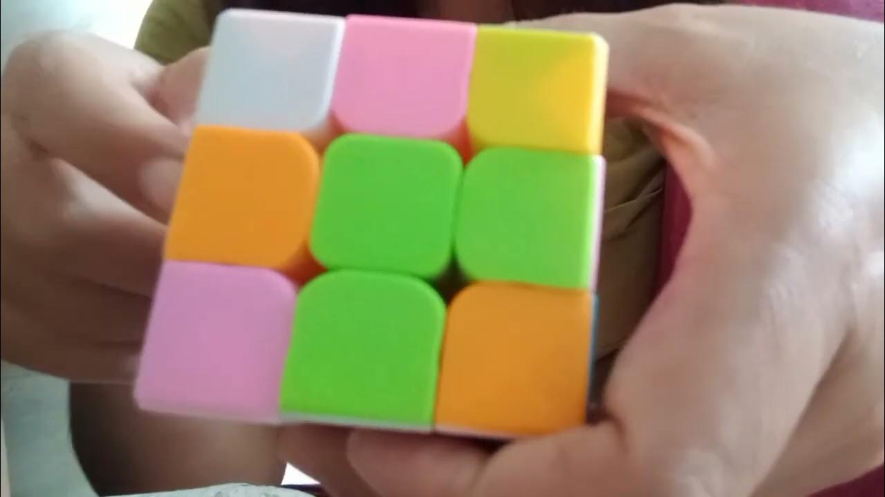 HOW TO SOLVE RUBIK'S CUBE FIRST LAYER - YouTube