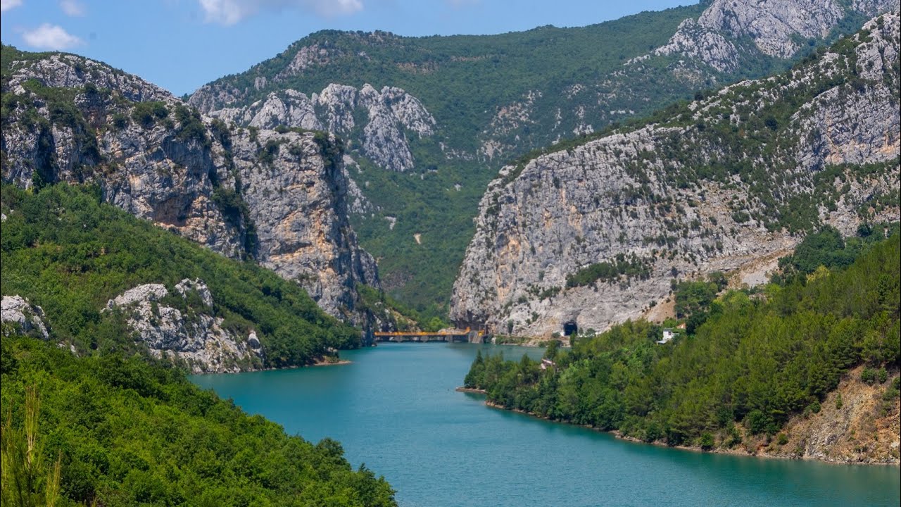 Pergjate lumit te Matit dhe Liqeni i Shkopetit. Korrik, 2020. - YouTube