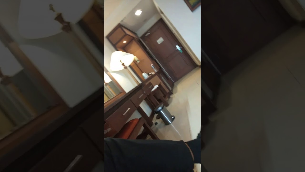 Intip Kamar hotel sutan raja kolaka - YouTube