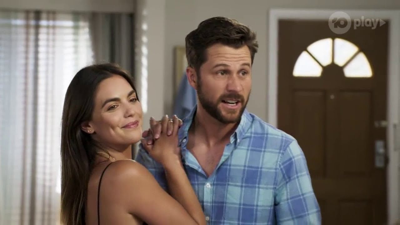 Paige & Mark Agree To An Expo Wedding | Neighbours [2020] - YouTube