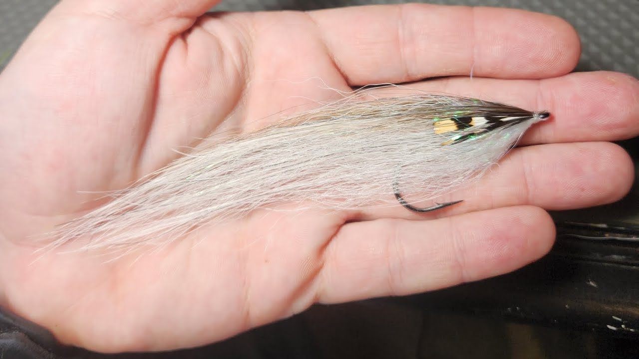 Tying A Squimpish Hair and Bucktail Fleye - YouTube