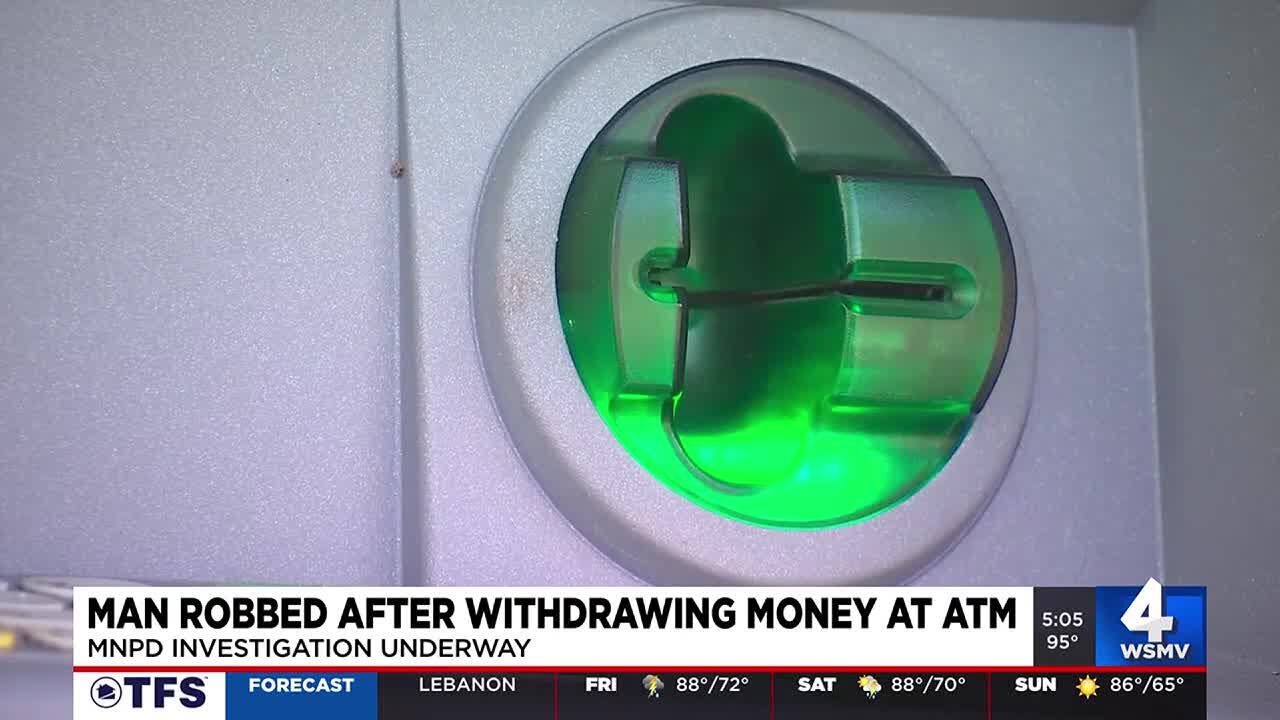 Man robbed after withdrawing money at ATM - YouTube