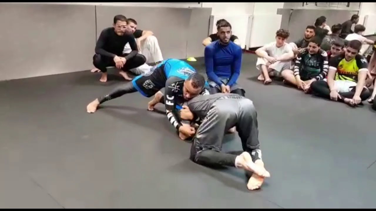 Effective basic technique submission Grappling - YouTube