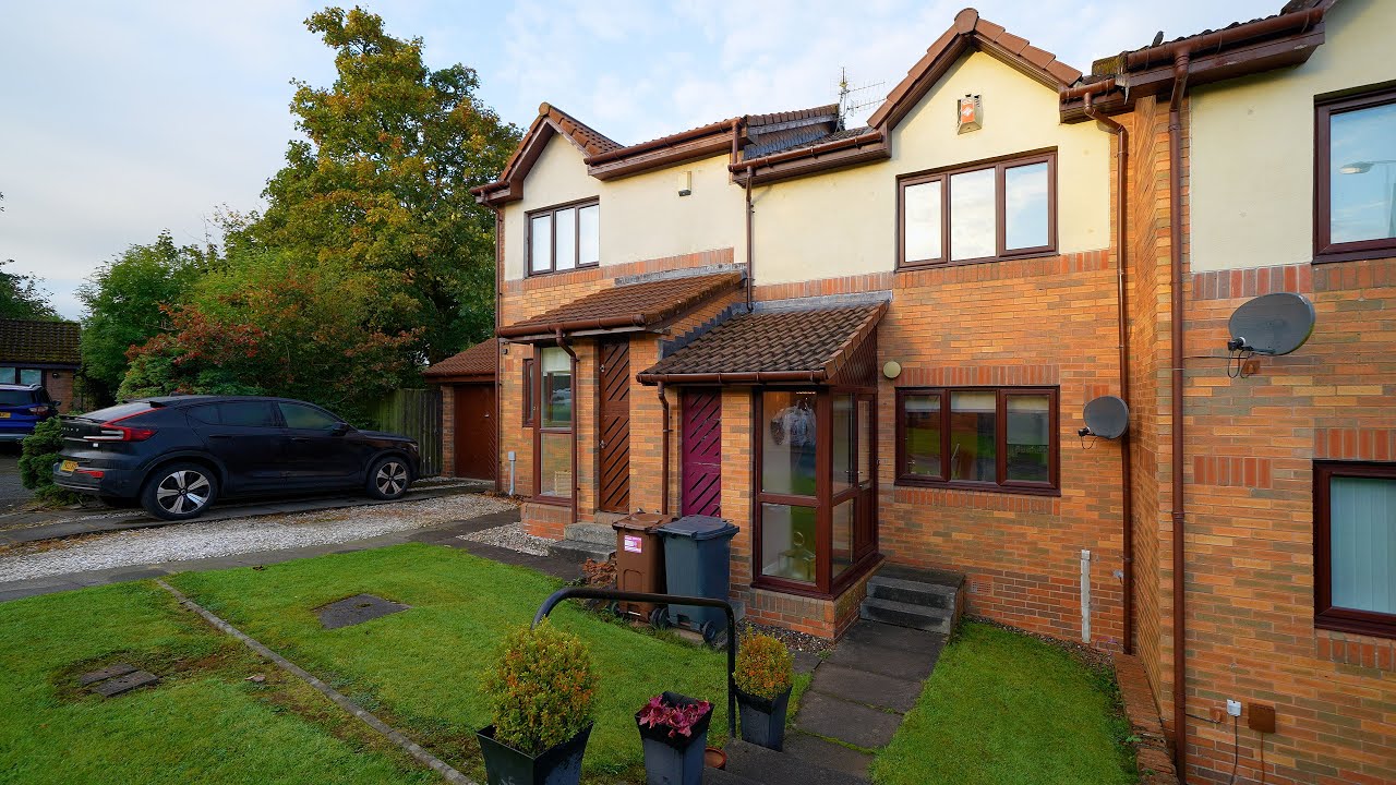 24 The Paddock, Clarkston, G76 8SL - YouTube