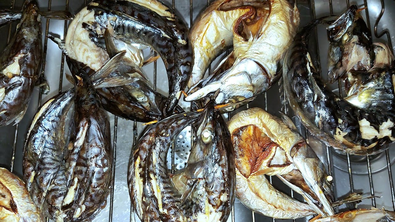 Smoked Mackerel/baked mackerel/roasted mackerel/ African food - YouTube