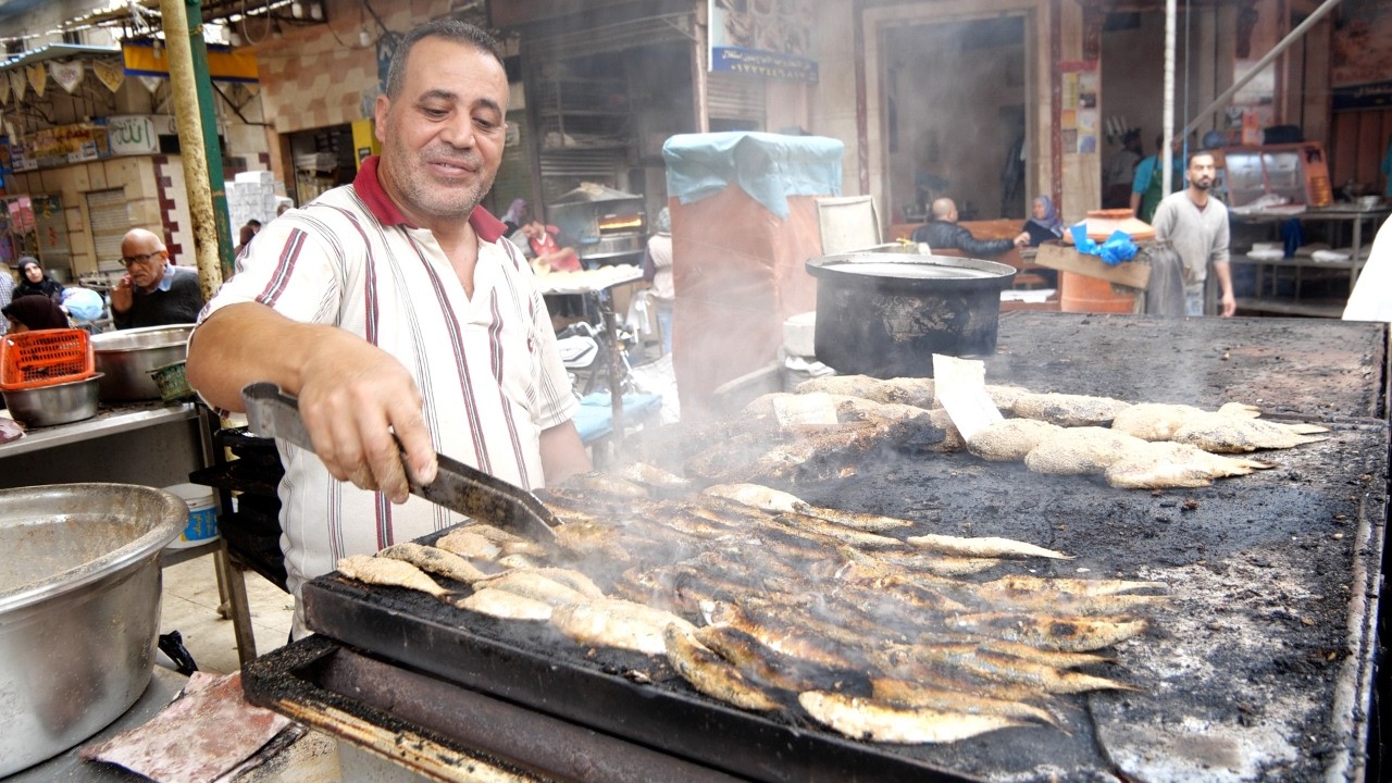 EPIC Egyptian SEAFOOD FEAST & INSIDE LOOK at a Local Fish Market in ...