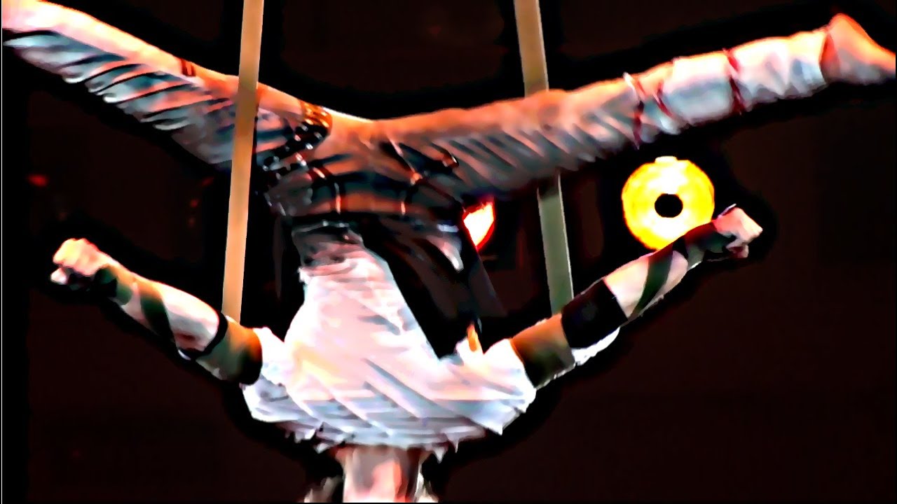 Circus. Aerialist. Цирк. Воздушный гимнаст - YouTube