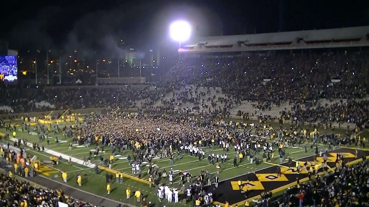 Texas A&M vs Missouri 11.30.13 - The Final Minute & Field Rush ...