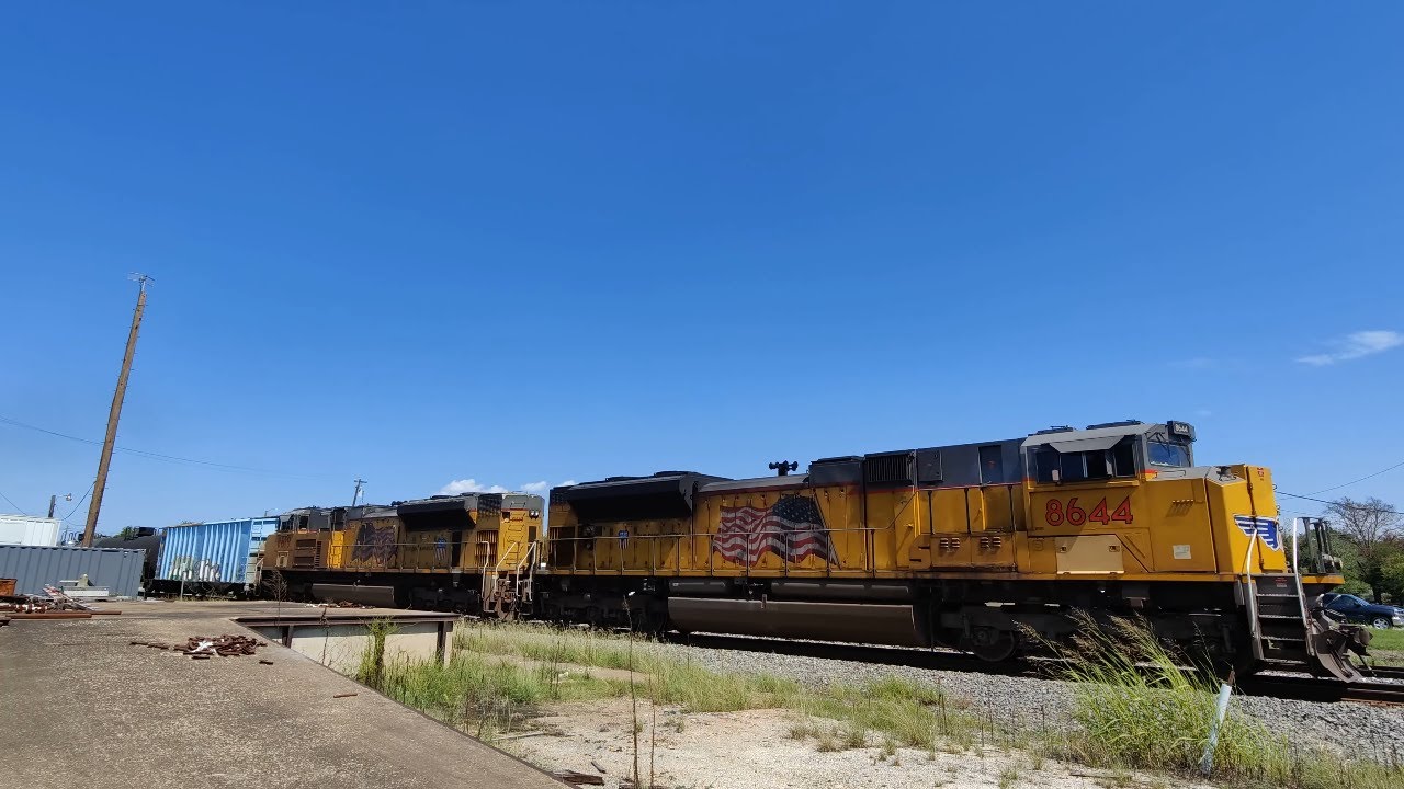 Southbound UP 8644/8619/6404, Unit Tanker Train, "Ennis Sub" Groesbeck ...