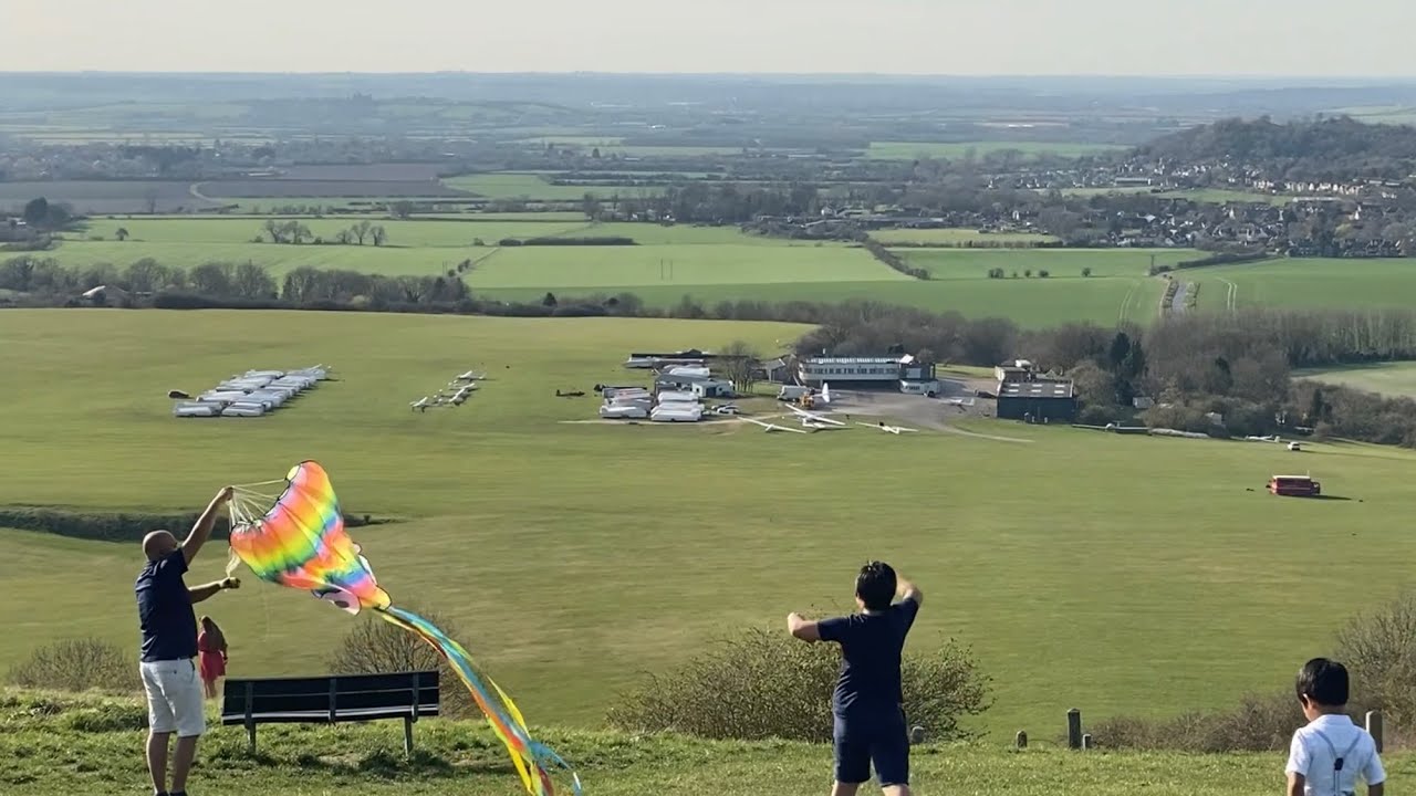 Dunstable Down, Perfect Weather and scenic view for a nice day out with ...