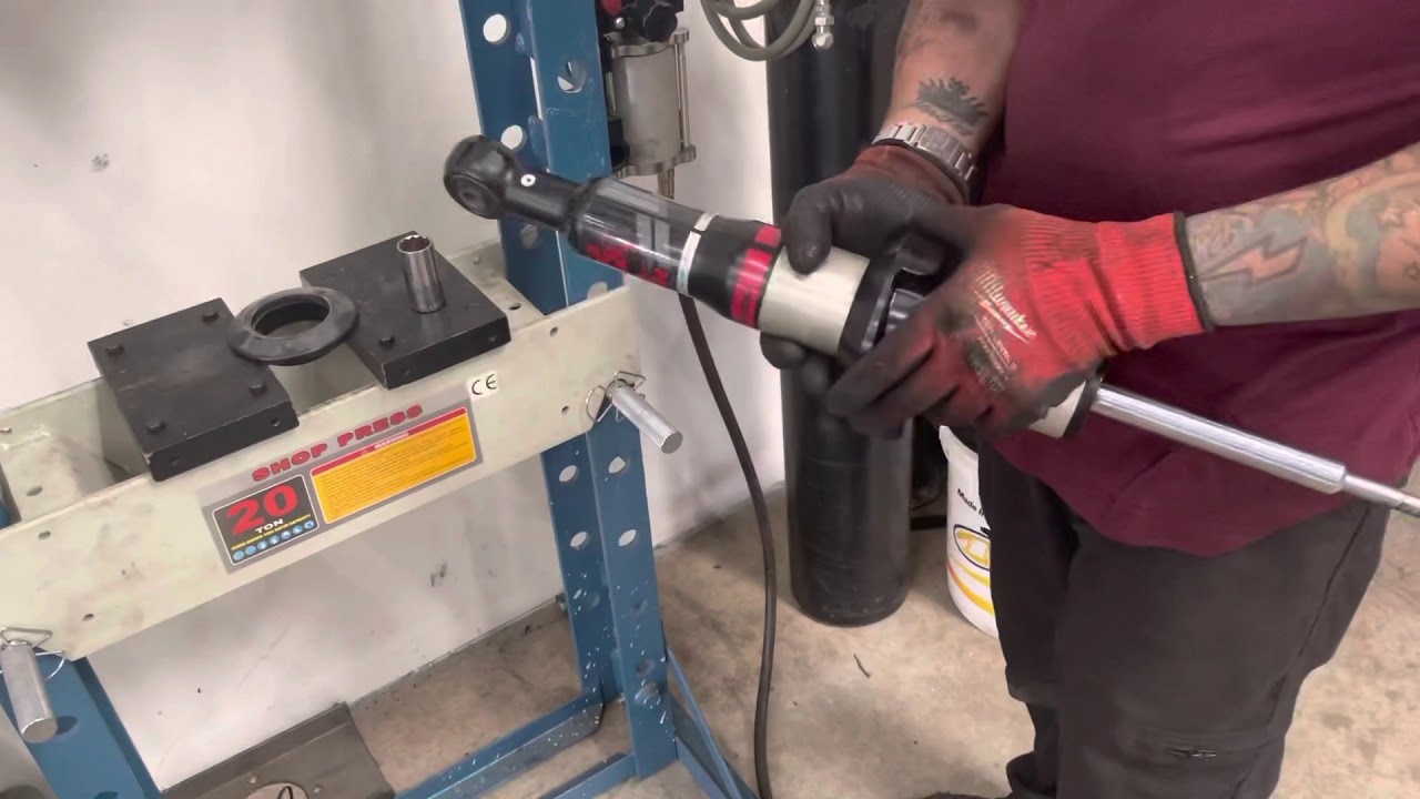 Proper seating your preload collars - YouTube