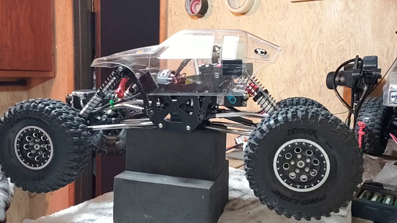 Vanquish Products with Hurts V2 Dig Rc competition rock crawler build ...
