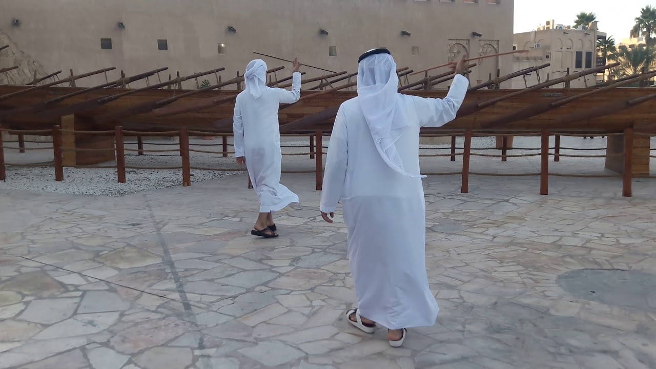DUBAI. TRADITIONAL EMIRATI DANCE - YouTube