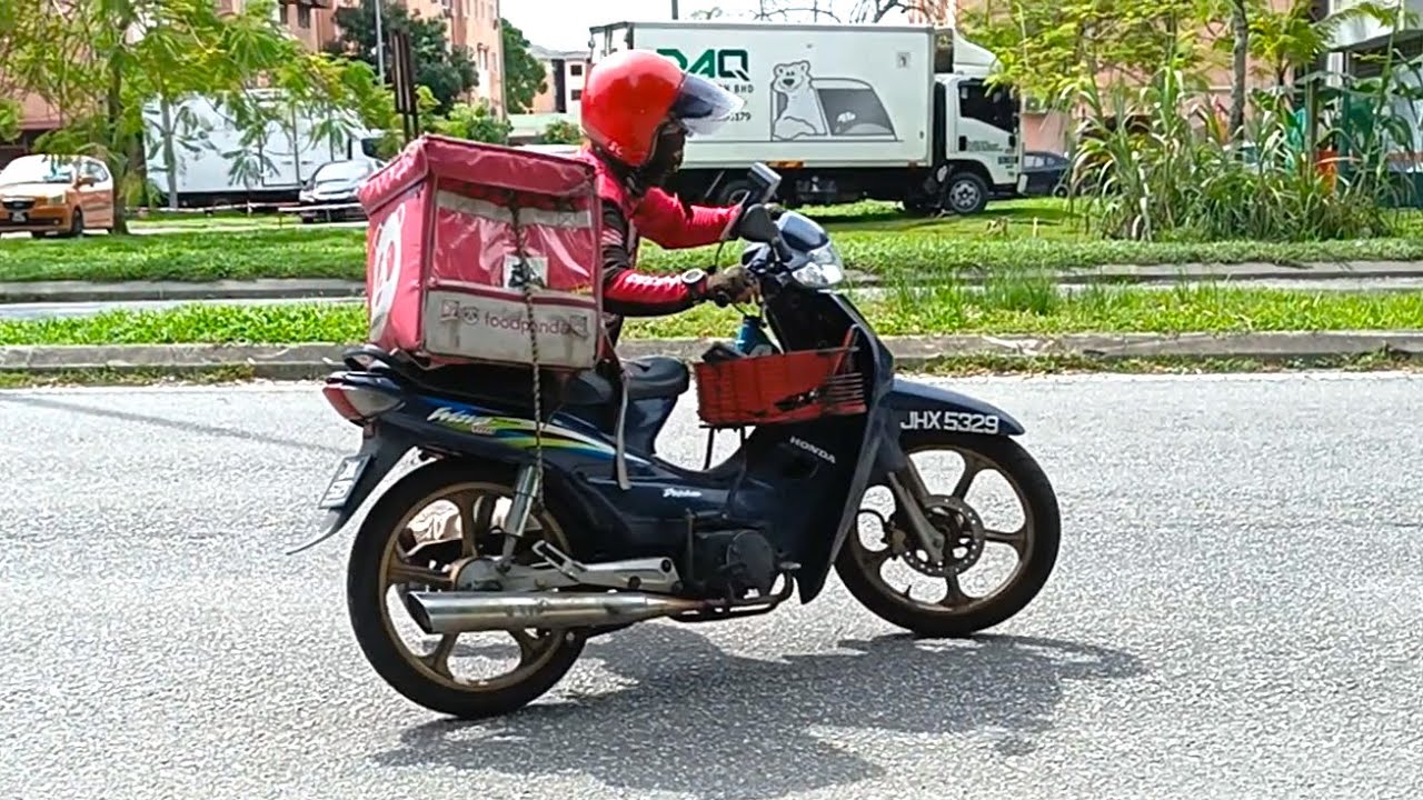 Ketika Bawa Moto Tiba2 Abg Foodpanda Tolak Motor Rosak..Kdg2 Kita Diuji ...