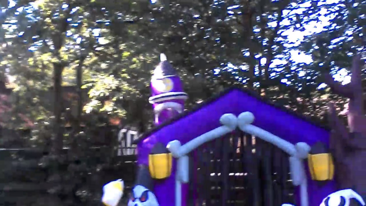 Haunted house and ghost globe - YouTube