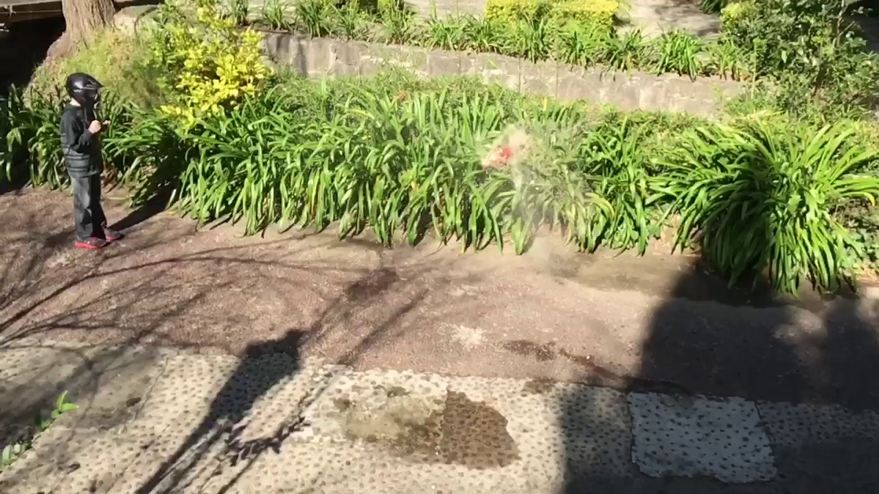 Exploding coke bottles - YouTube