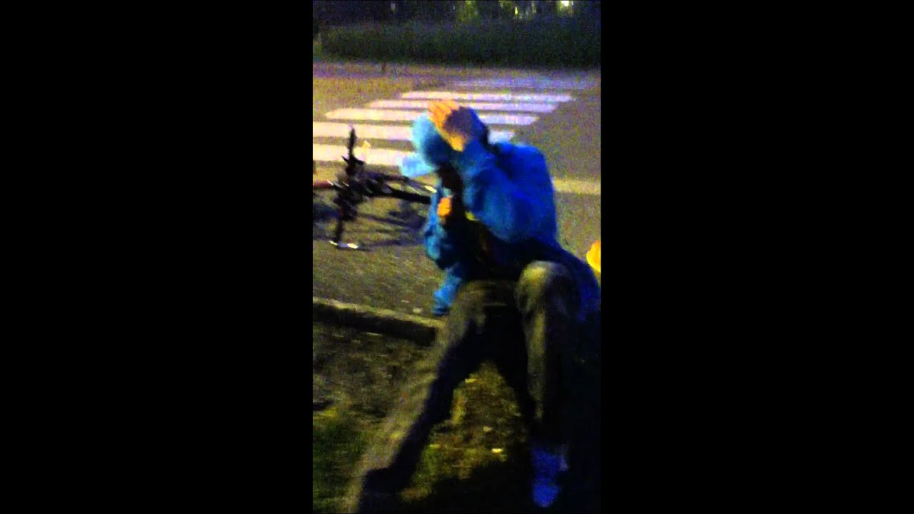 Pétard dans Cigarette ( Firecracker in cigarette) - YouTube