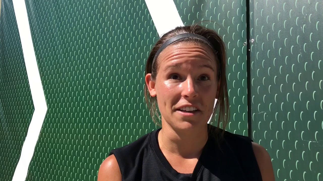 Portland Thorns defender Emily Menges talks about playoff race - YouTube