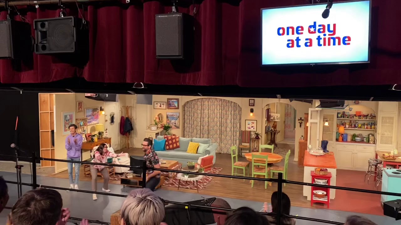 One Day at a Time Taping Season 3 Curtain Call 2/28/20 - YouTube