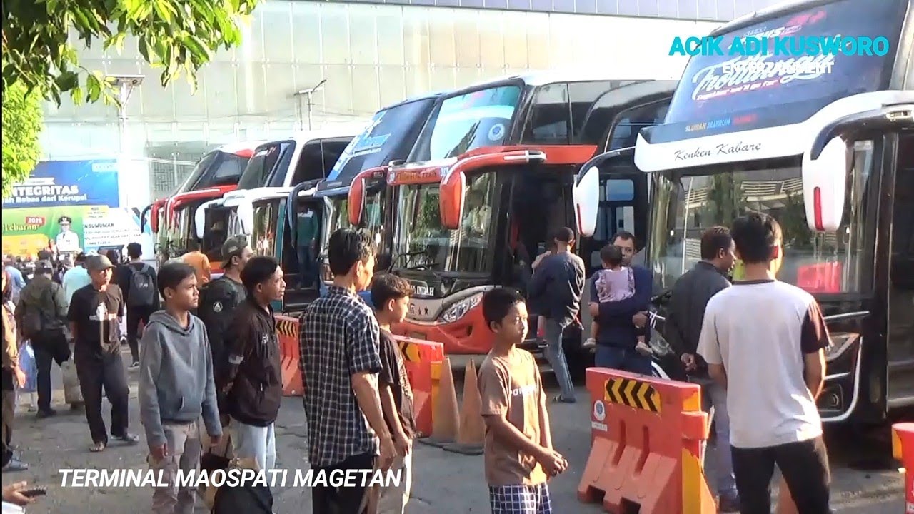 HEBOH SEMUA BUS MASUK TERMINAL MAOSPATI MAGETAN - YouTube