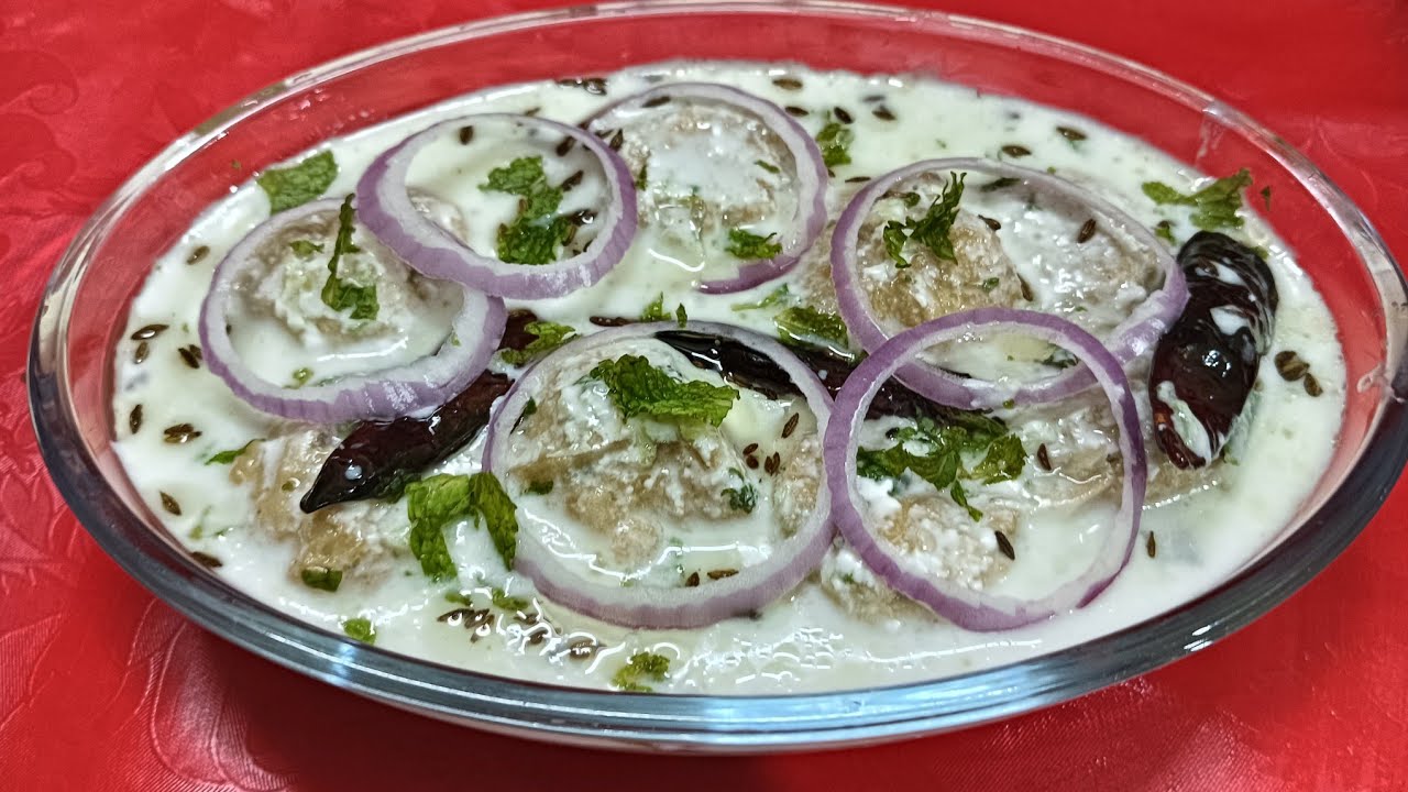 Ramzan ki khas dish hyderabadi dahi bade! mash ki daal k dahi bade ...