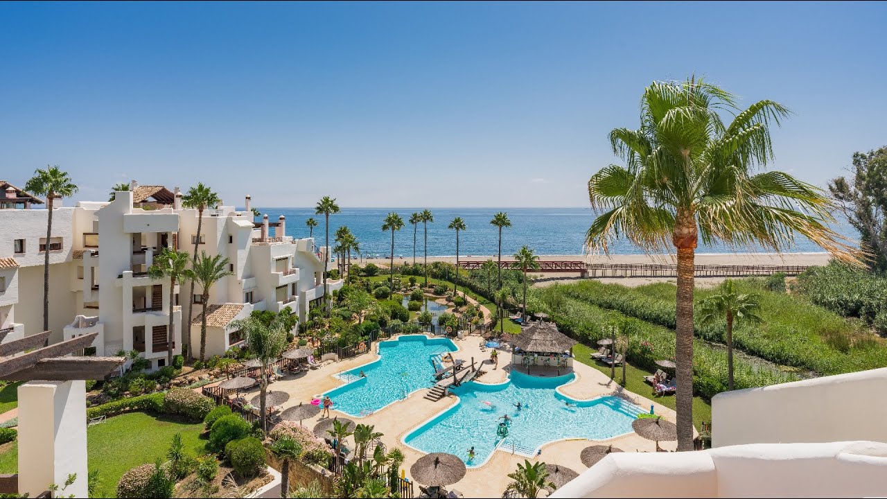 Stunning Beachfront Duplex Penthouse in Bahía del Velerín, Estepona ...