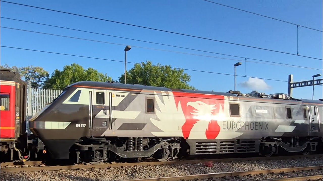 *Rare* Europhoenix 91117 @ Swindon on test with HST Powecars to Severn ...