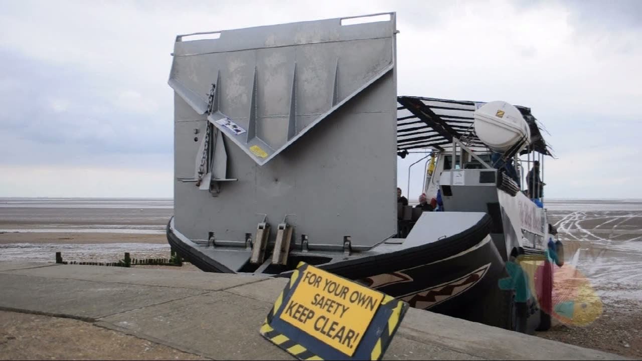 Hunstanton "Wash Monster" LARC 15/LARC XV Amphibious Landing Craft ...