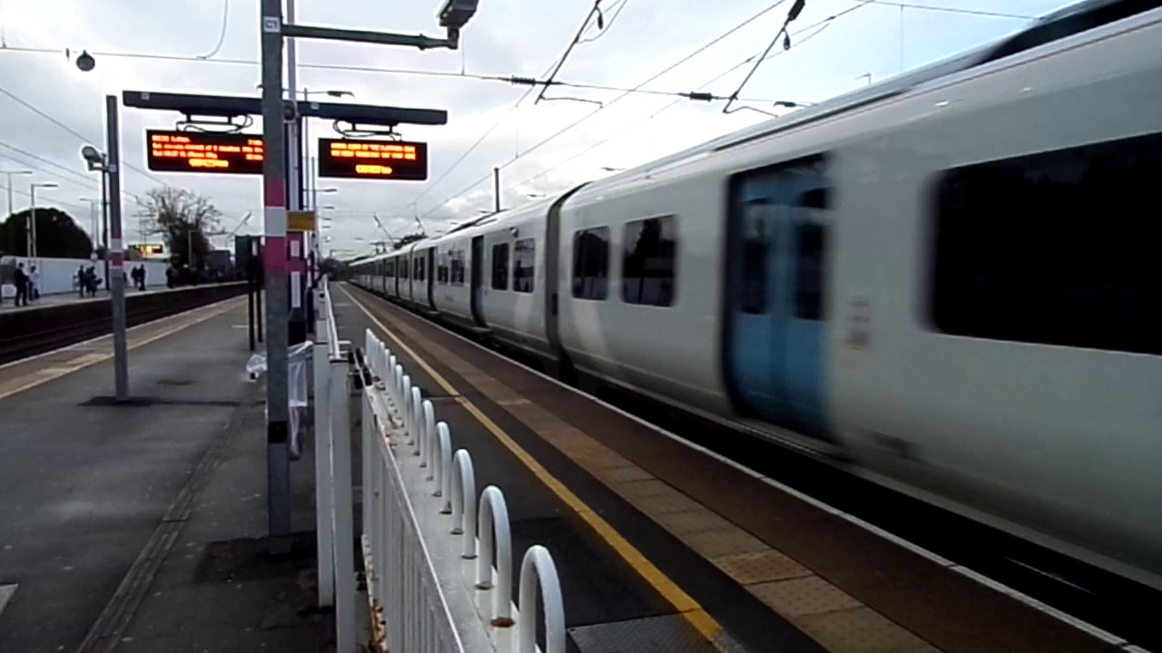Class 700 Desiro City Thameslink Passing Through at Mill Hill Broadway ...