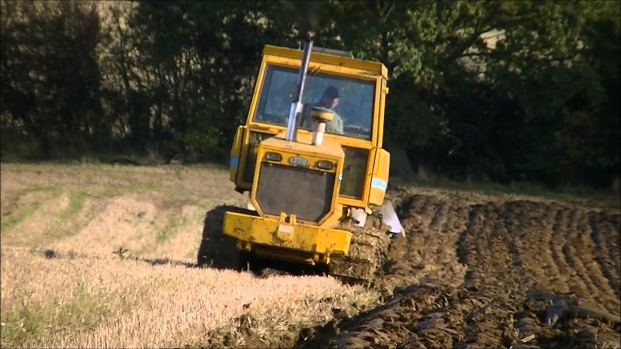 Track marshall 135 ploughing - YouTube