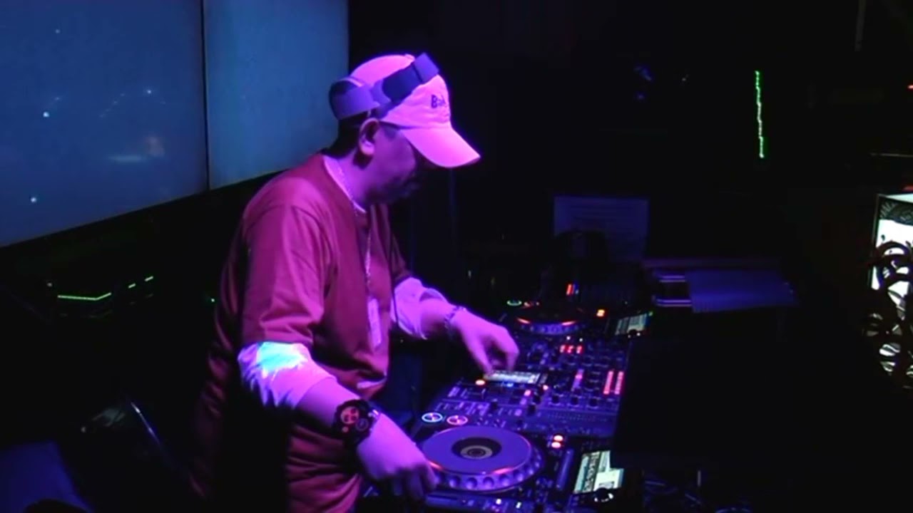 DJ MUMU SHAHAB (REMEMBER STADIUM CALLING SPINNING AT 4th FLOOR) - YouTube